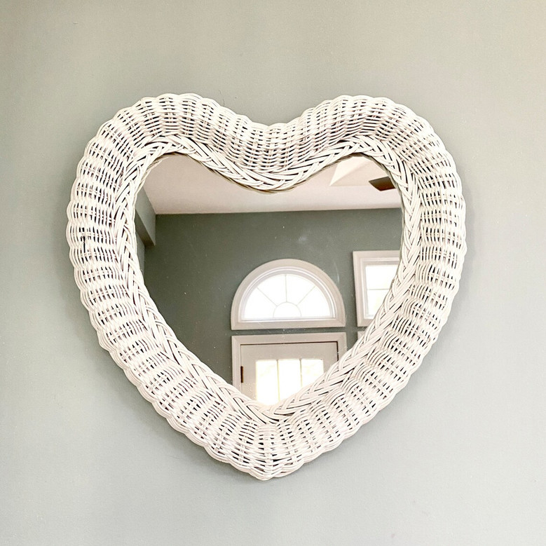 White Wicker Heart Shaped Wall Mirror - Vintage Boho Style | Rusticozy ...